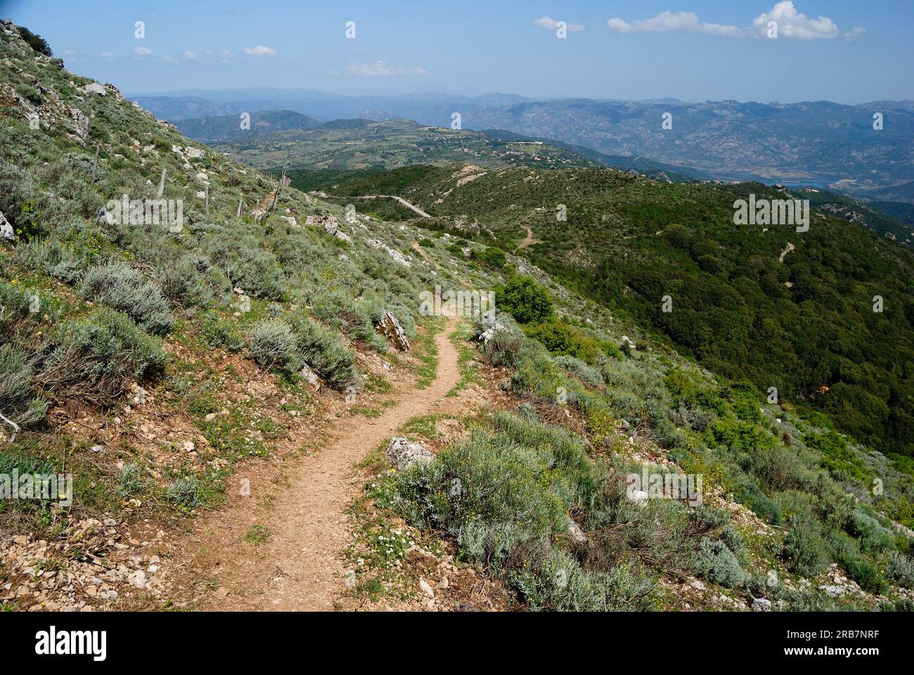 The path to the Montalbo mountains Stock Photo - Alamy