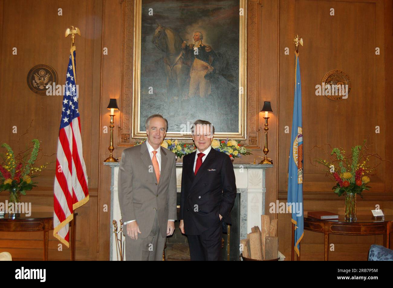 Secretary Dirk Kempthorne receiving visit at Main Interior from Leo ...