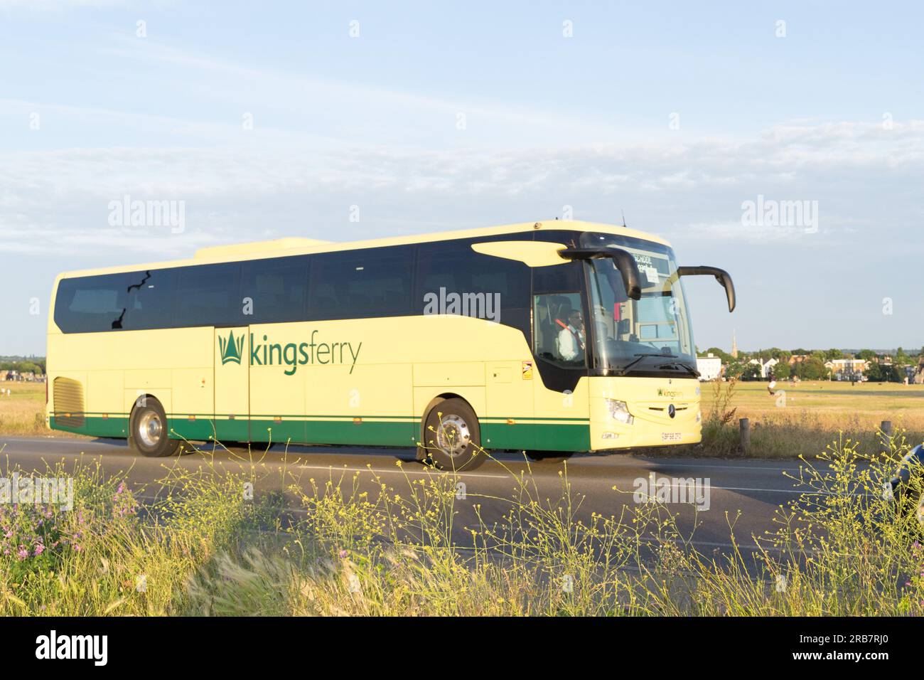 Kingsferry coach hi-res stock photography and images - Alamy