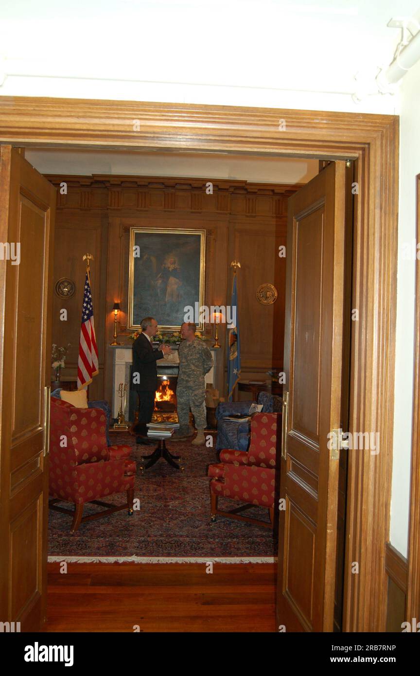 Secretary Dirk Kempthorne receiving visit at Main Interior from ...