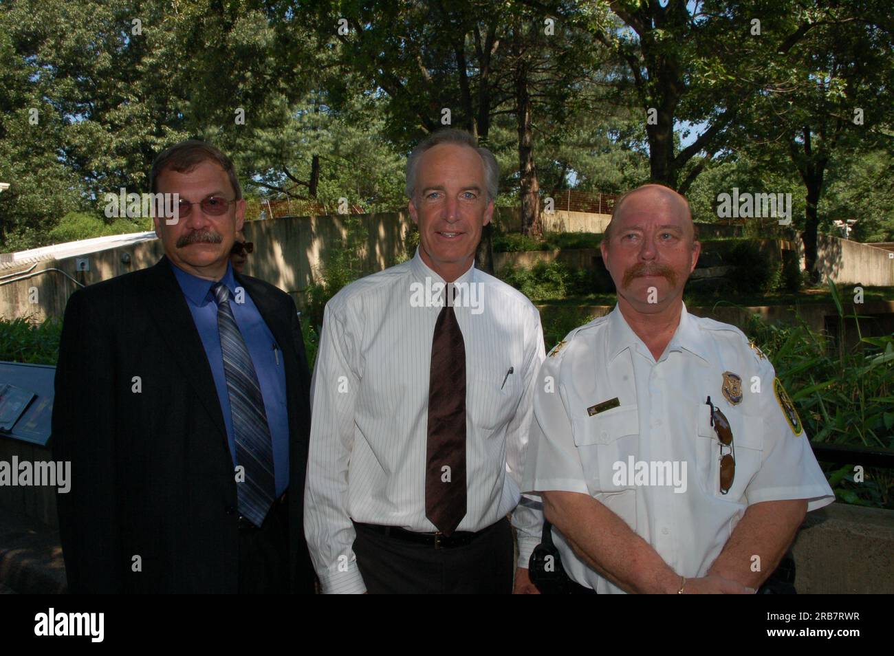 Visit of Secretary Dirk Kempthorne to the National Zoo, Washington, D.C ...