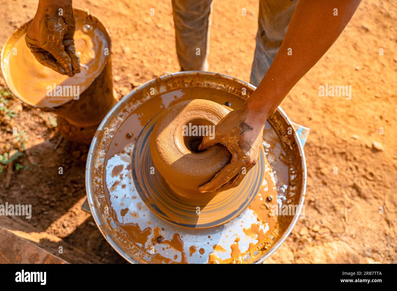 Hand made pottery hi-res stock photography and images - Alamy