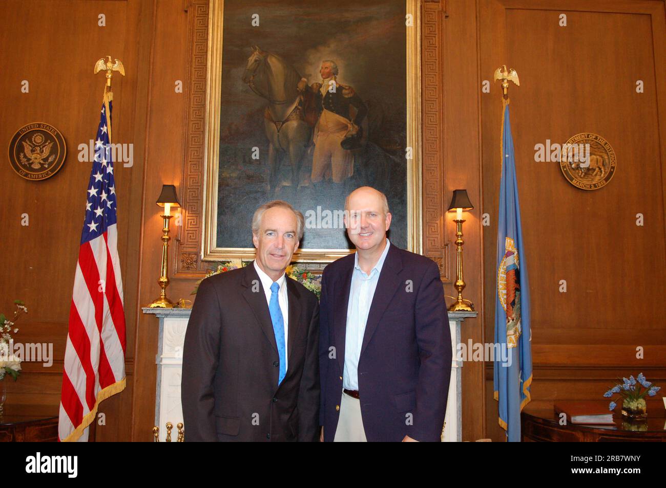 From chief cabinet secretary hi-res stock photography and images - Alamy