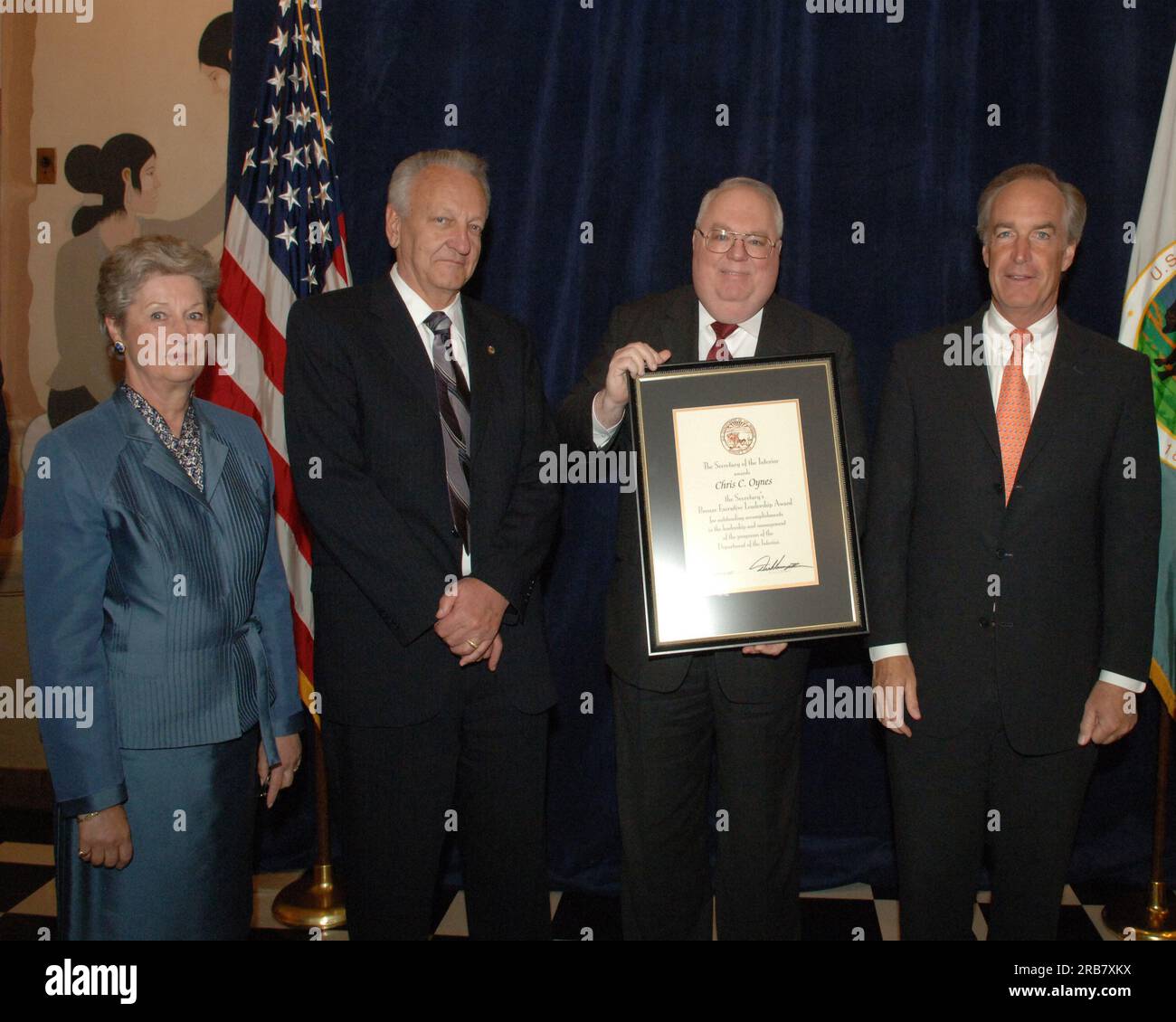 Secretary Dirk Kempthorne with group including Minerals Management ...