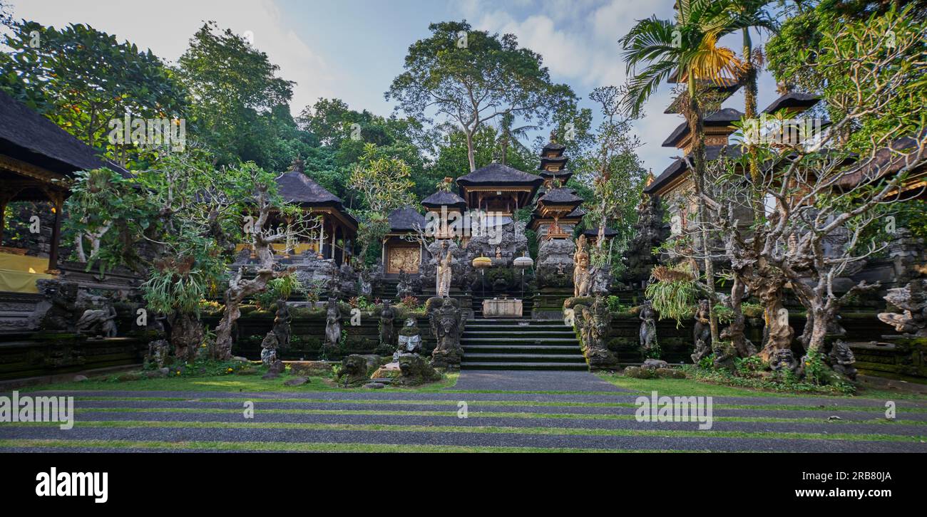 Pura Gunung Lebah, Gunung Lebah Temple is an Ancient temple in scenic ...