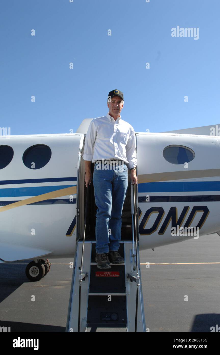 Visit of Secretary Dirk Kempthorne and aides to Theodore Roosevelt ...