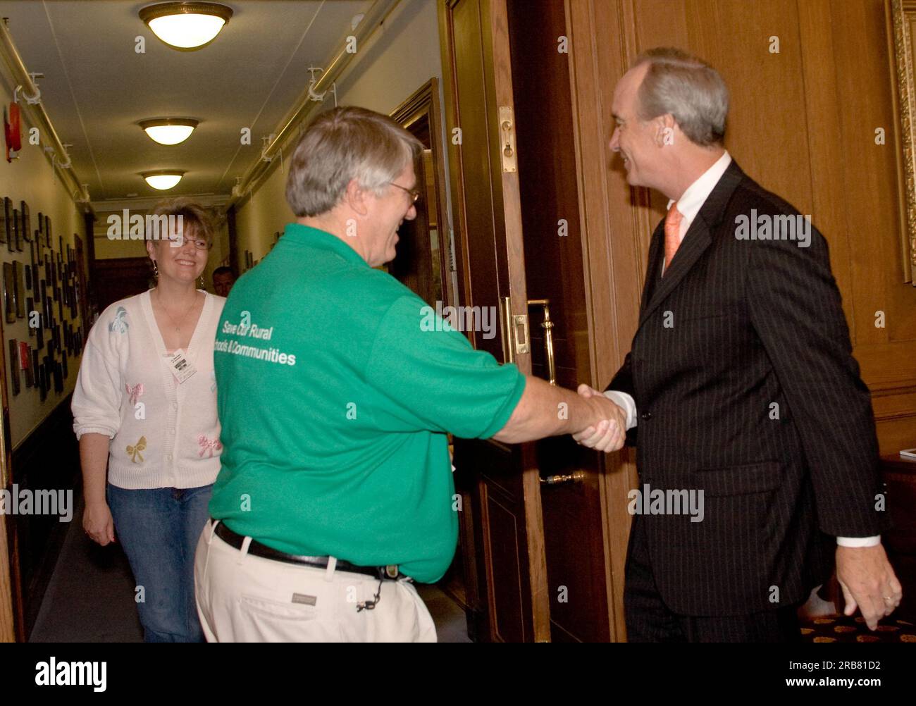 Secretary Dirk Kempthorne receiving visit at Main Interior from group ...
