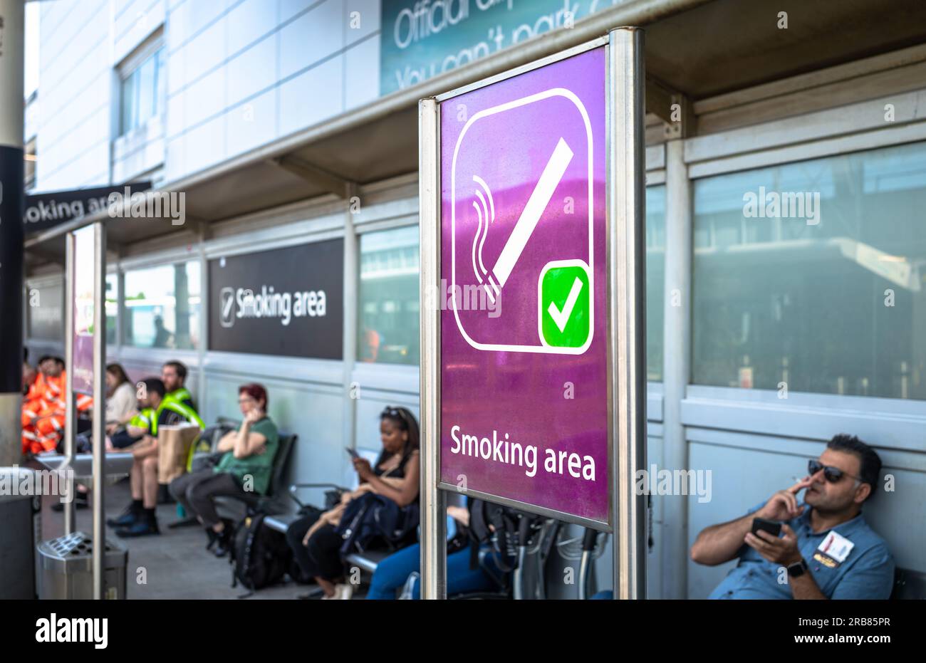 Airport smoking area hi-res stock photography and images - Alamy