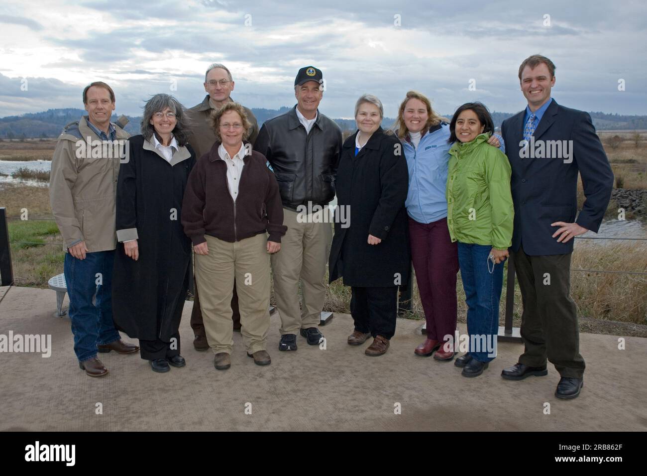 Bureau of Land Management Staff photo with Secretary Kempthorne--Left ...
