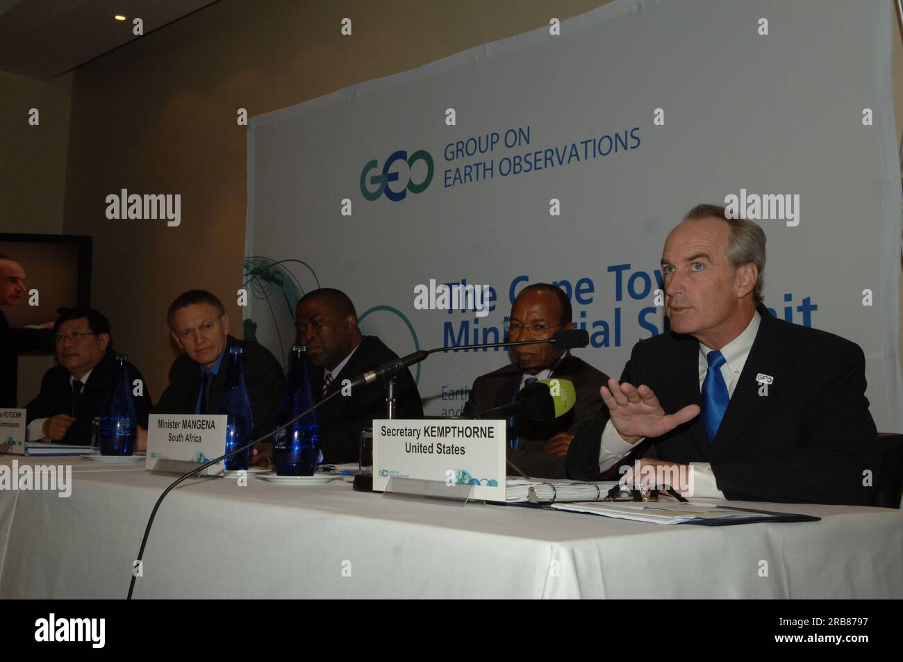 Highlight views from the Group on Earth Observations (GEO) Ministerial ...