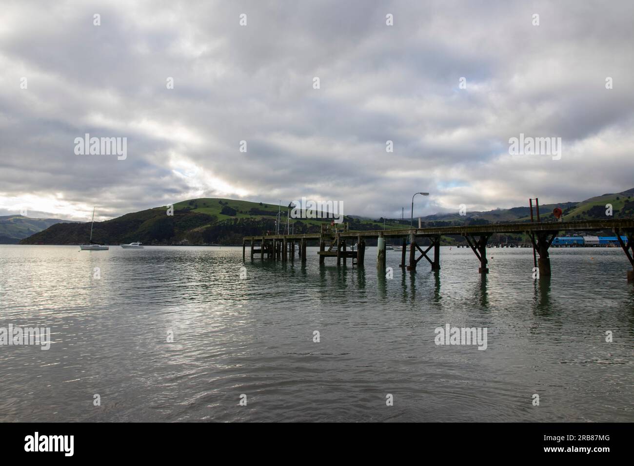 The akaroa lighthouse akaroa harbour hi-res stock photography and ...
