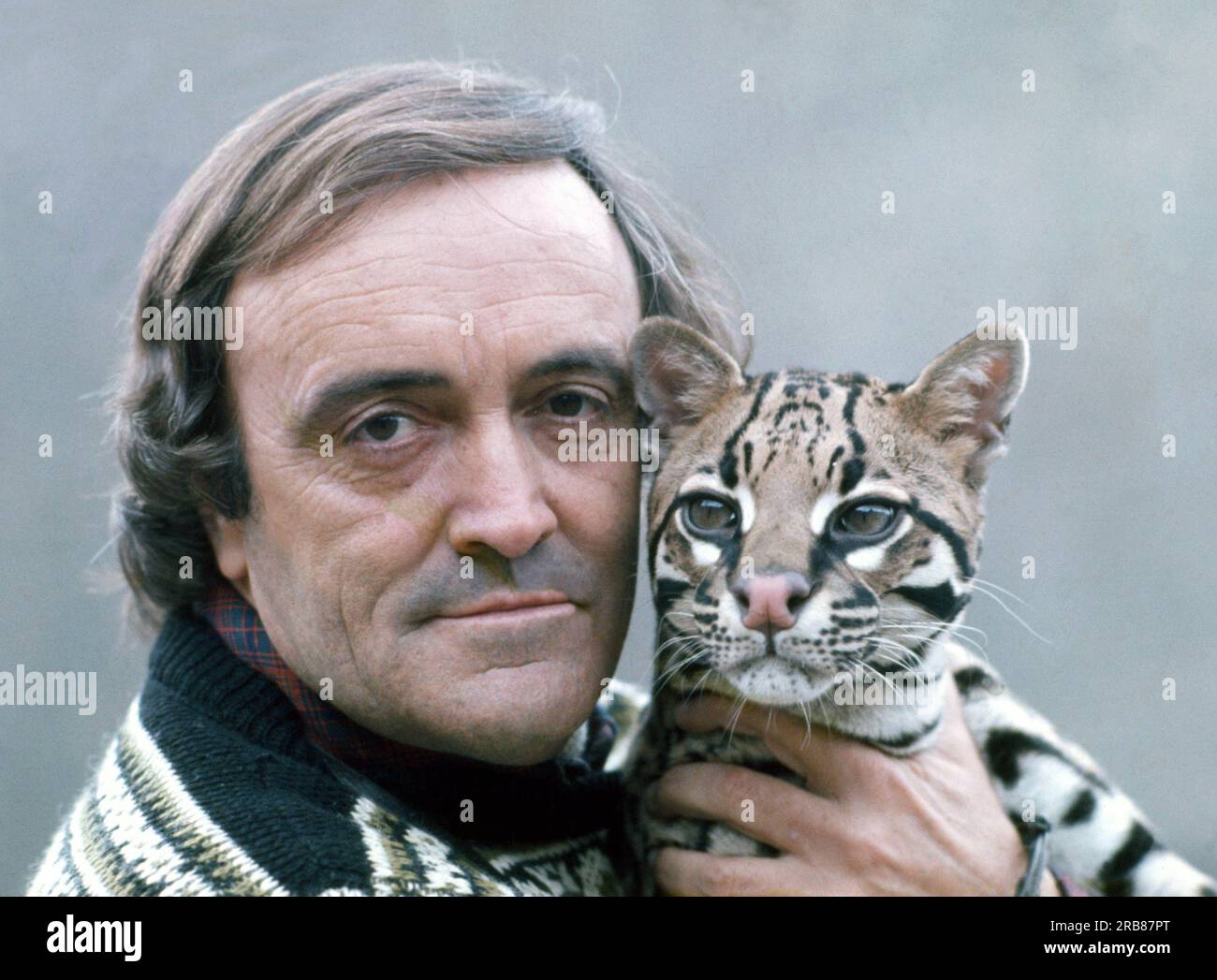 RODRIGUEZ DE LA FUENTE , FELIX. MEDICO Y ESCRITOR ESPAÑOL . POZA DE LA ...