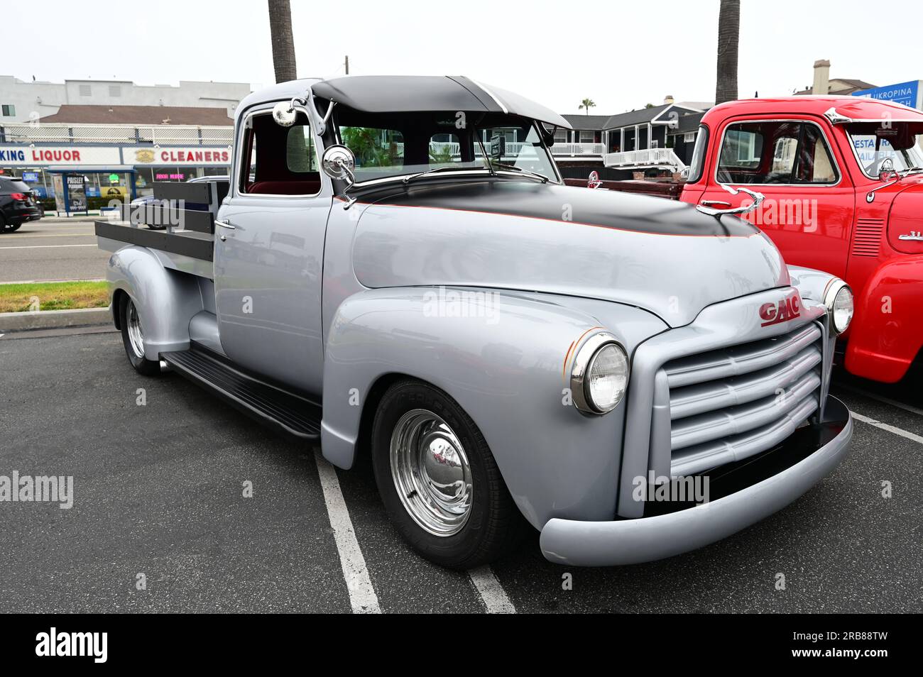 A vintage American pick up truck Stock Photo - Alamy