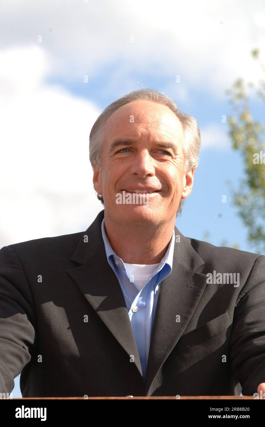 Closeups of Secretary Dirk Kempthorne during his press conference at ...