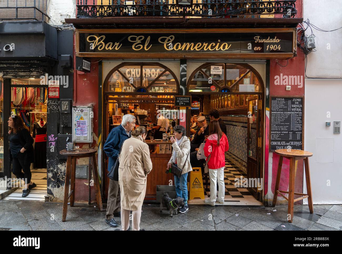 Bar el comercio hi-res stock photography and images - Alamy