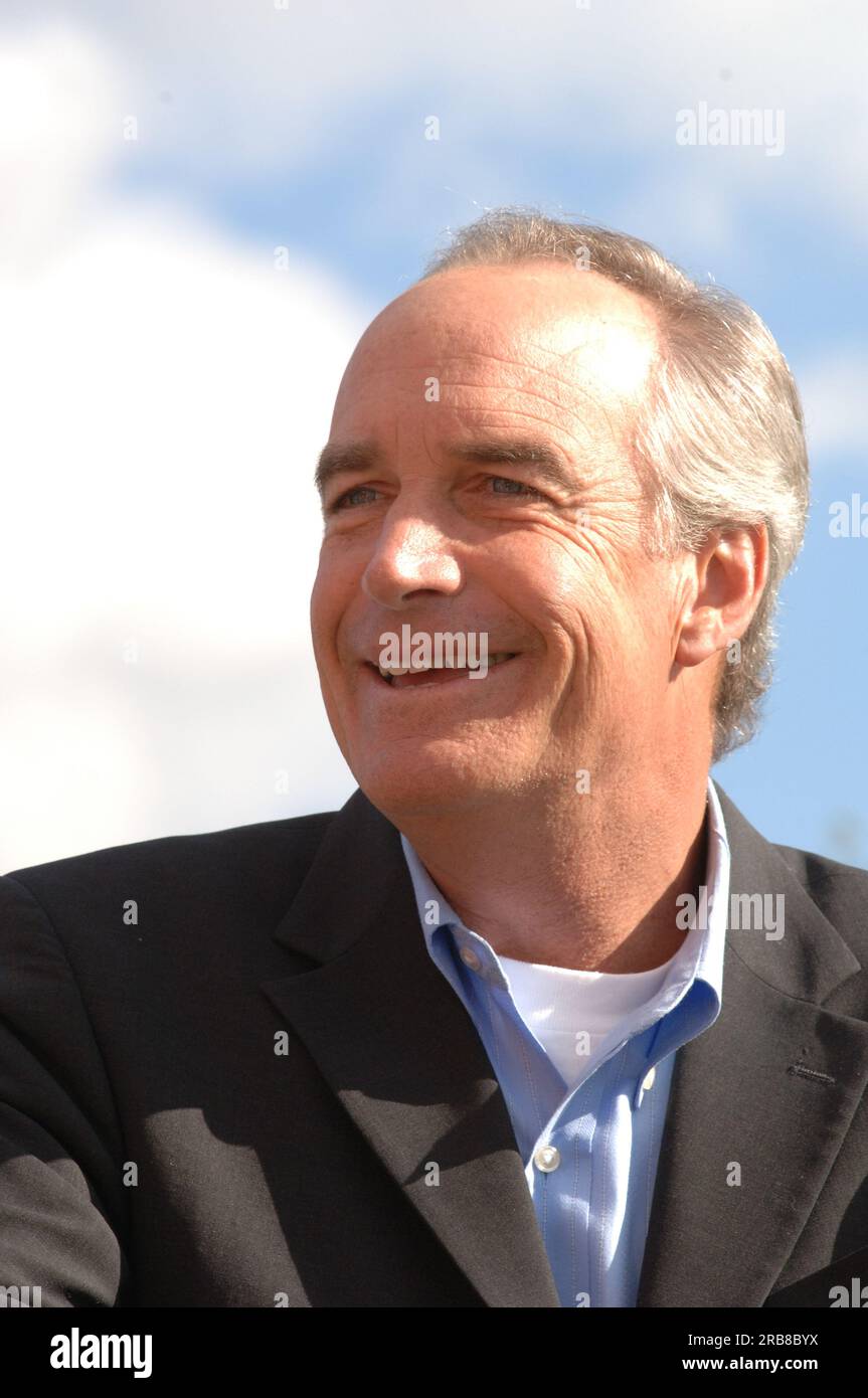 Closeups of Secretary Dirk Kempthorne during his press conference at ...