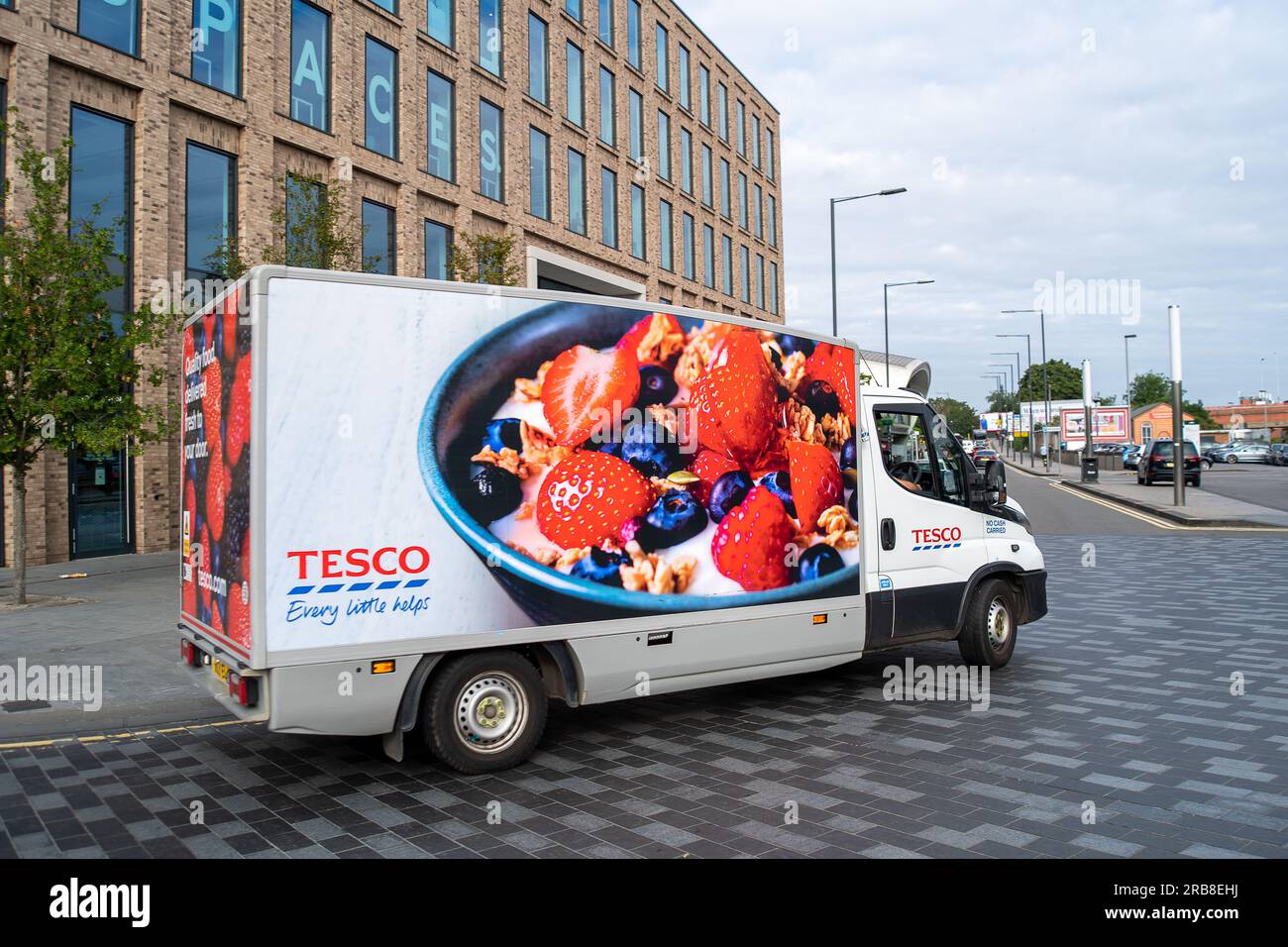 Tescos delivery van hi-res stock photography and images - Alamy