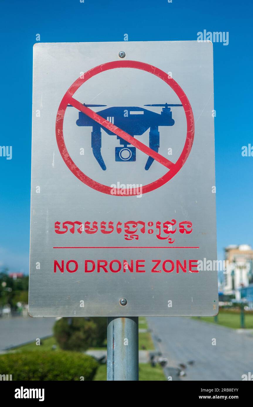 Phnom penh signs in khmer script hi-res stock photography and images ...