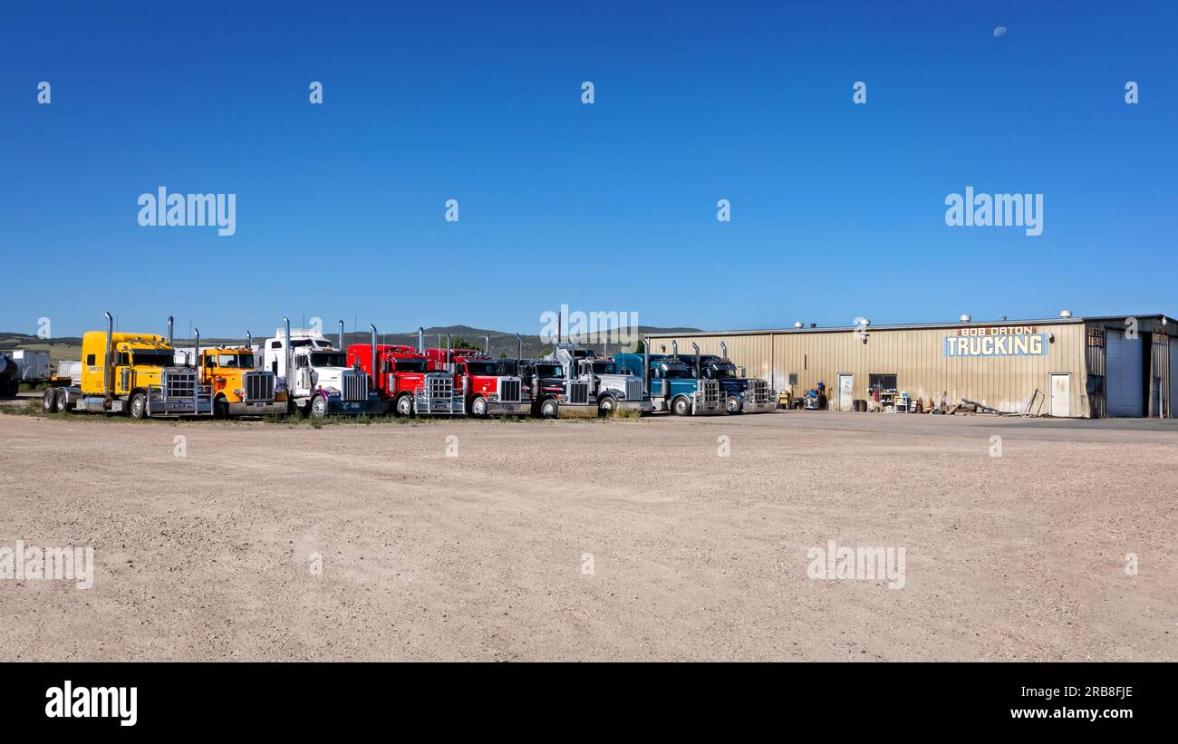 American conventional trucks hi-res stock photography and images - Alamy