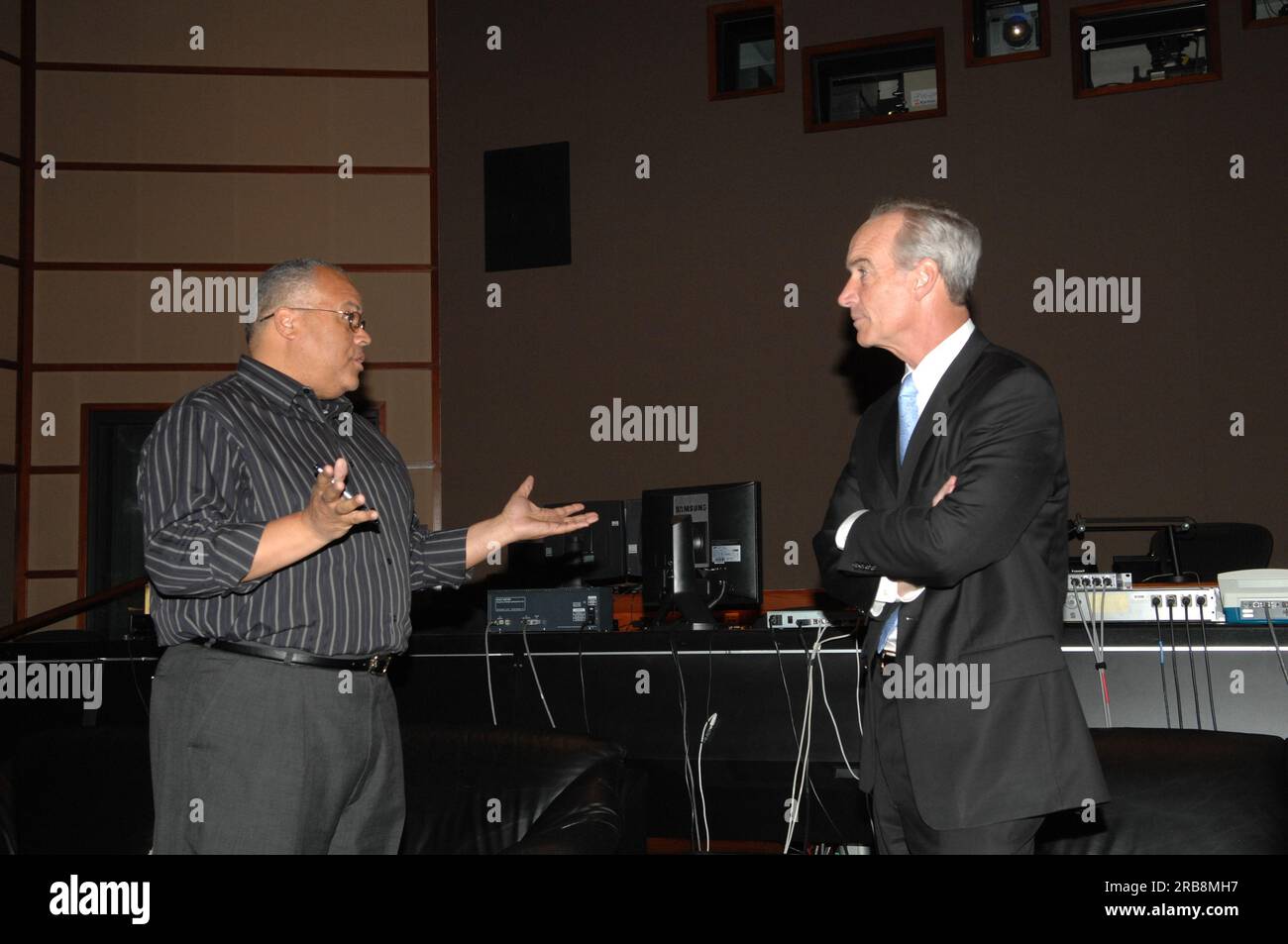 Secretary Dirk Kempthorne and aides on visit to Los Angeles, California ...