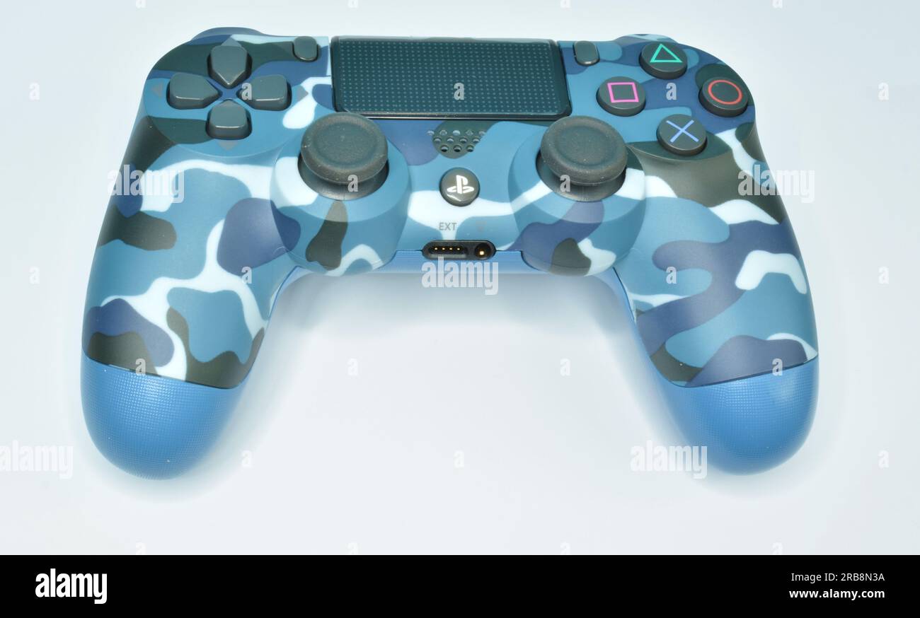 Dual shock hi-res stock photography and images - Alamy