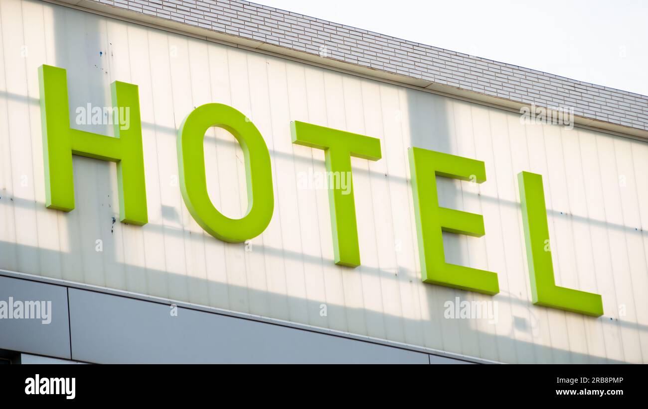 Hotel sign on side building hi-res stock photography and images - Alamy