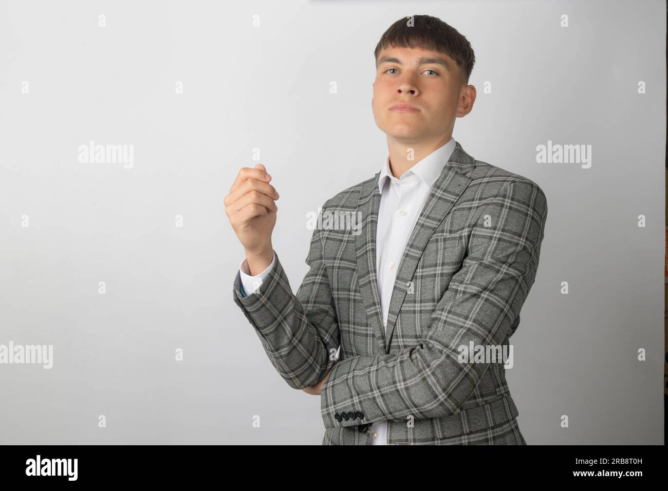 Wearing open neck shirt hi-res stock photography and images - Alamy