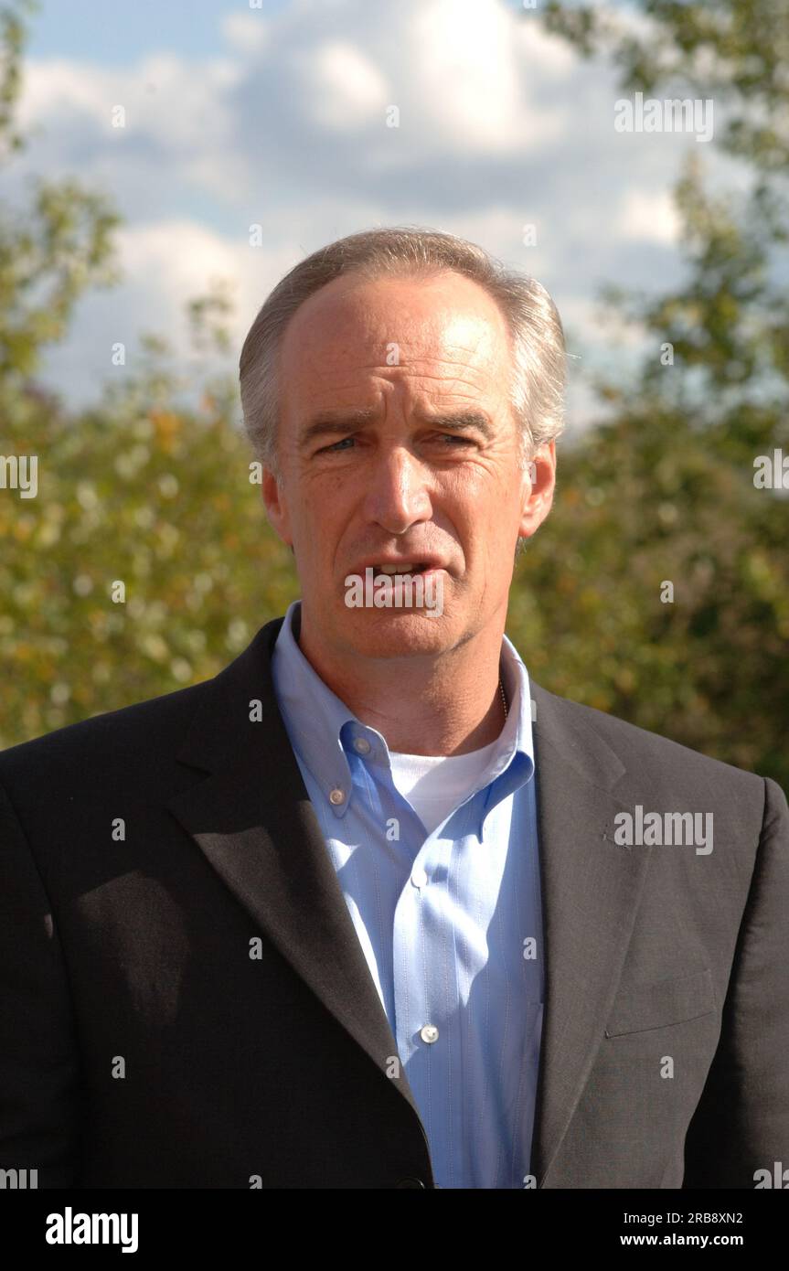 Closeups of Secretary Dirk Kempthorne during his press conference at ...