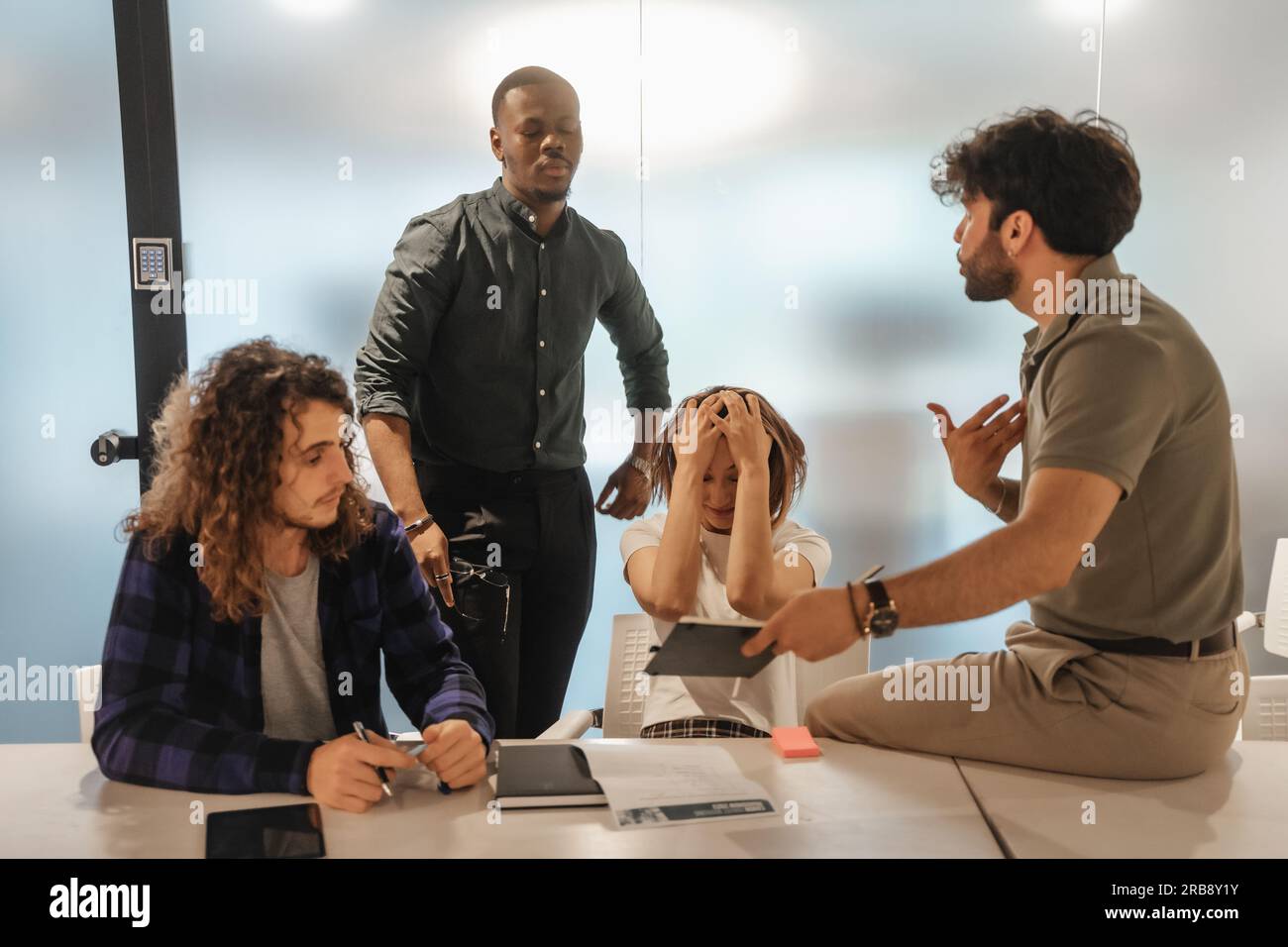 Multicultural group confused hi-res stock photography and images - Alamy