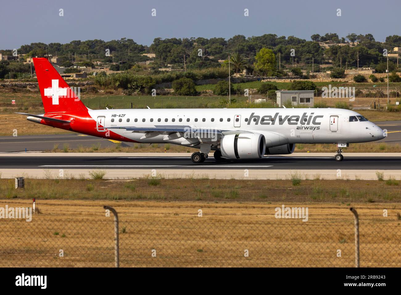 Helvetic Airways Embraer 190 E2 STD (ERJ-190-300STD) (REG: HB-AZF ...