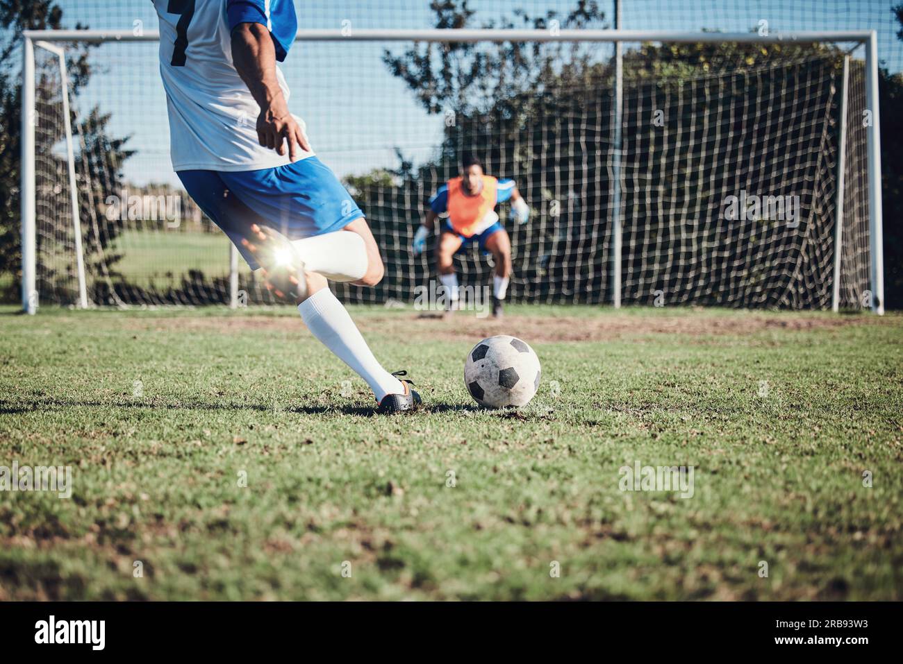 Football action scoring shooting hi-res stock photography and images ...