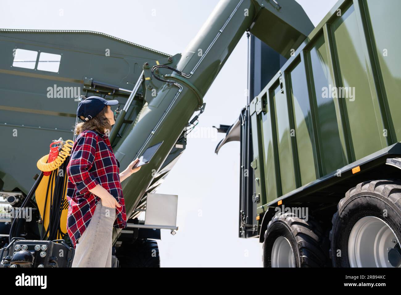 Grain loading hi-res stock photography and images - Alamy