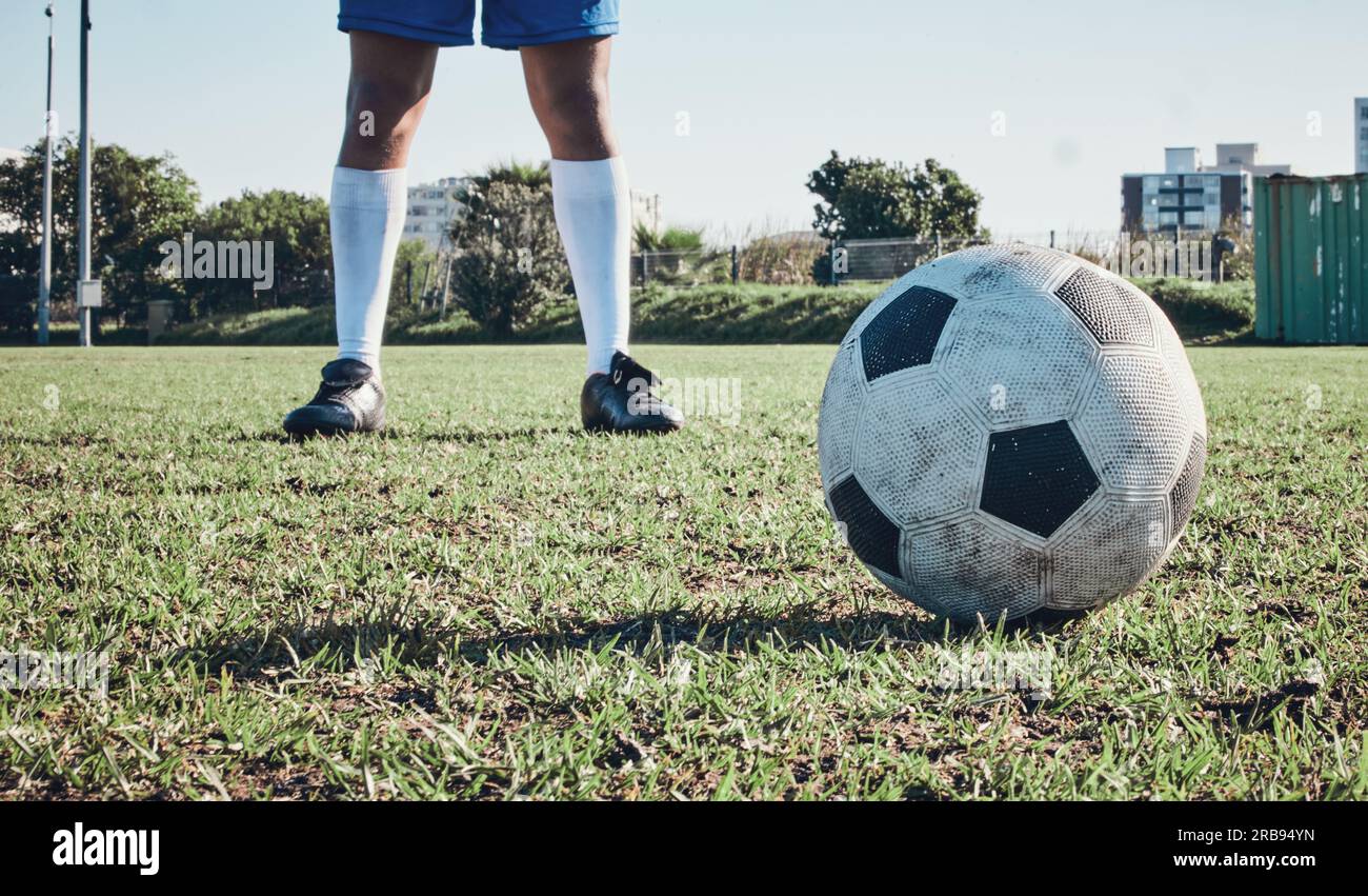 Ball at feet hi-res stock photography and images - Alamy