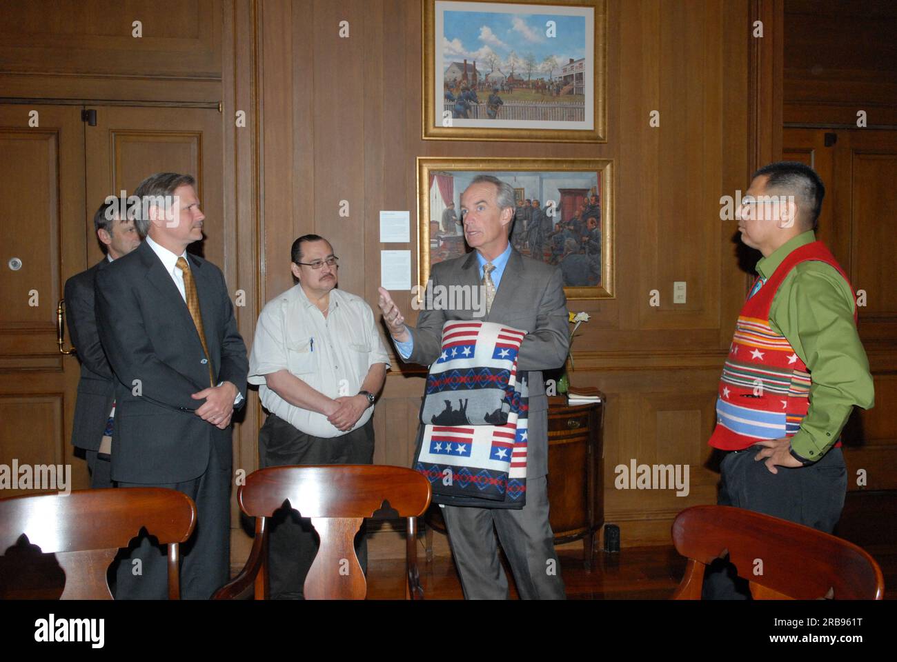 Secretary Dirk Kempthorne meeting at Main Interior with delegation led ...