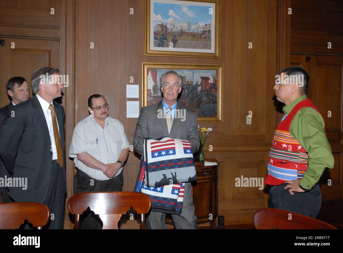 Secretary Dirk Kempthorne meeting at Main Interior with delegation led ...