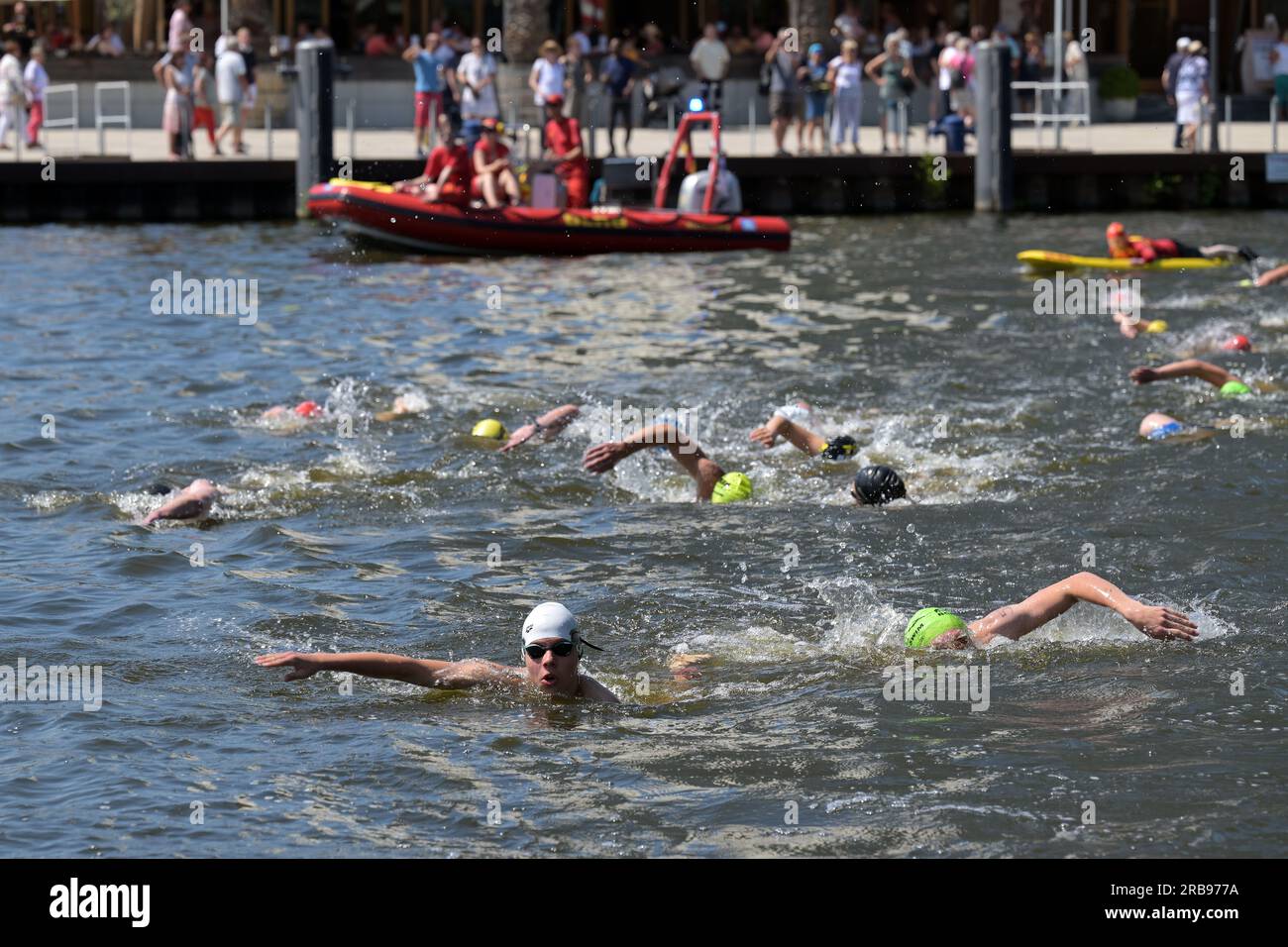 100 meter swim hi-res stock photography and images - Alamy