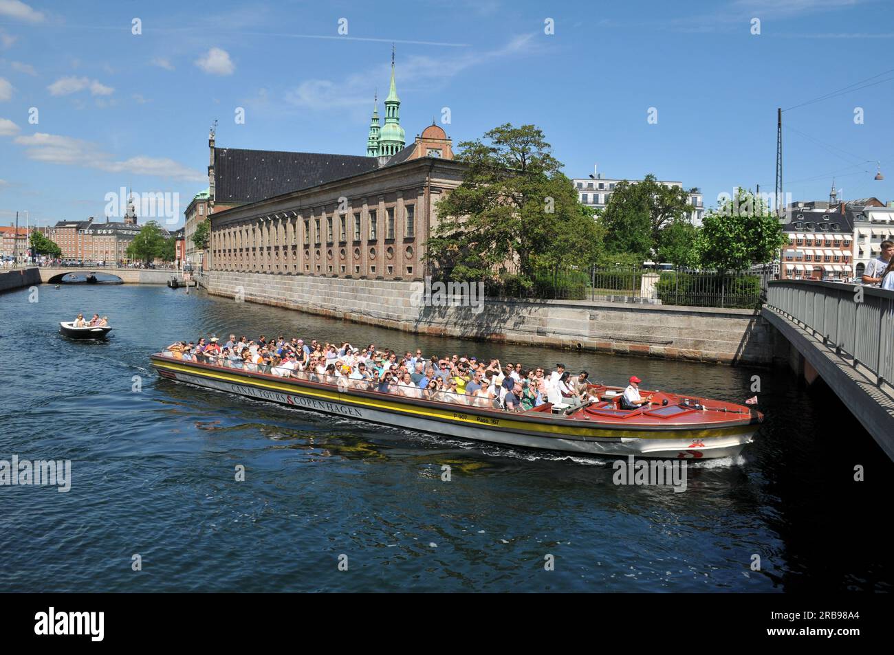 Holmen kirken hi-res stock photography and images - Alamy