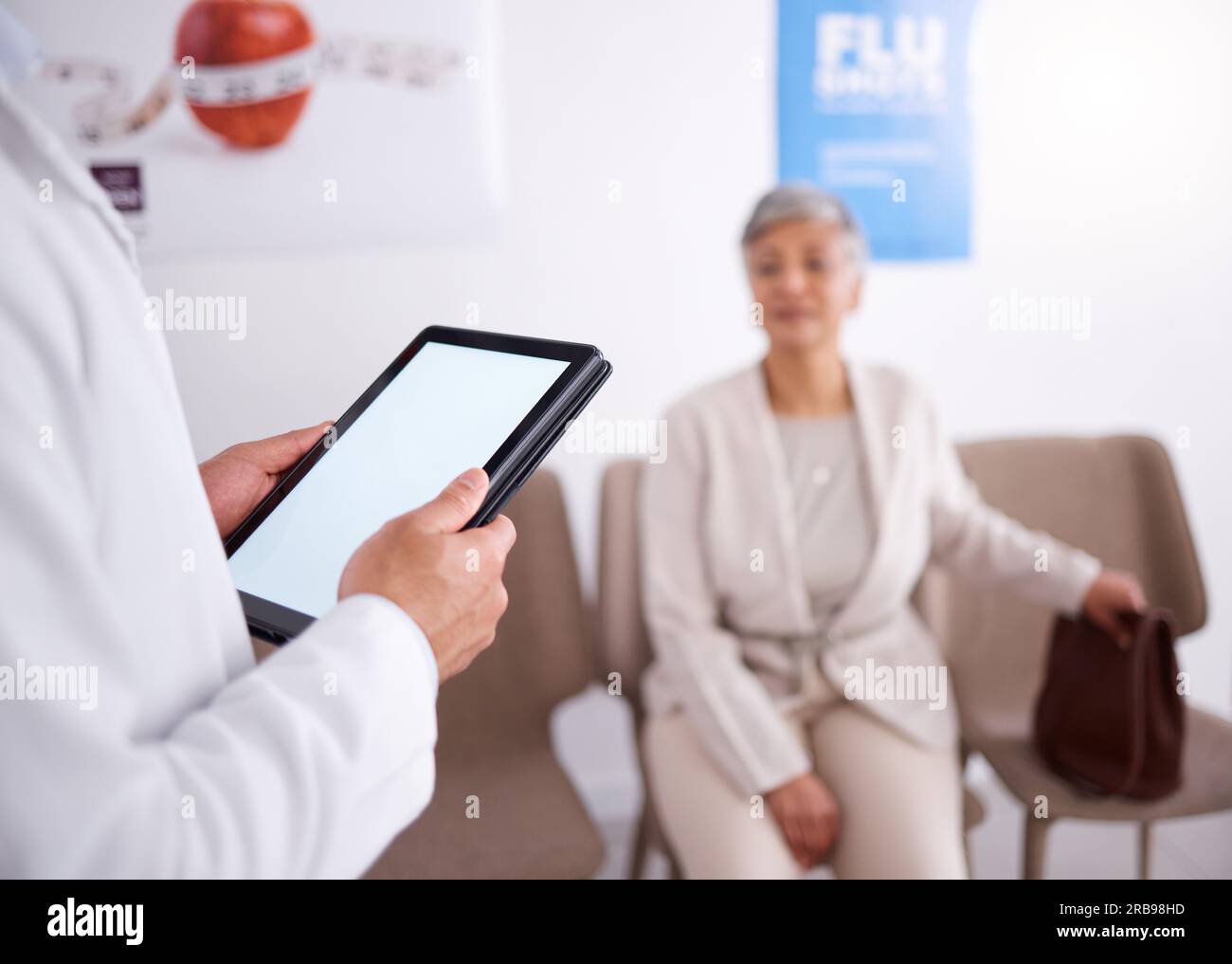 Doctors waiting room technology hi-res stock photography and images - Alamy