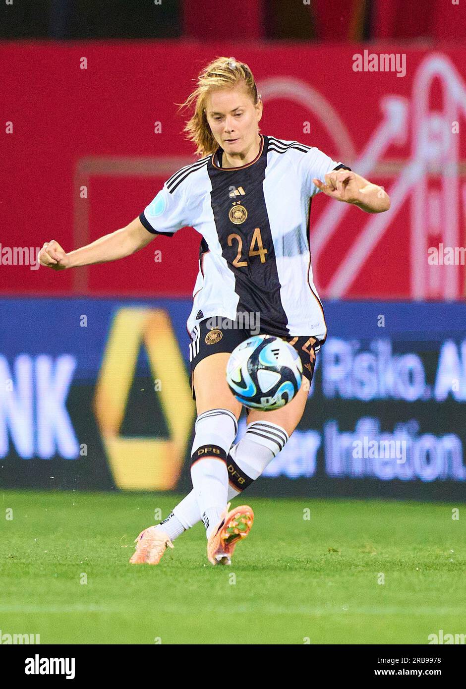 Sjoeke Nüsken, DFB Frauen 24 in the friendly DFB women match GERMANY ...