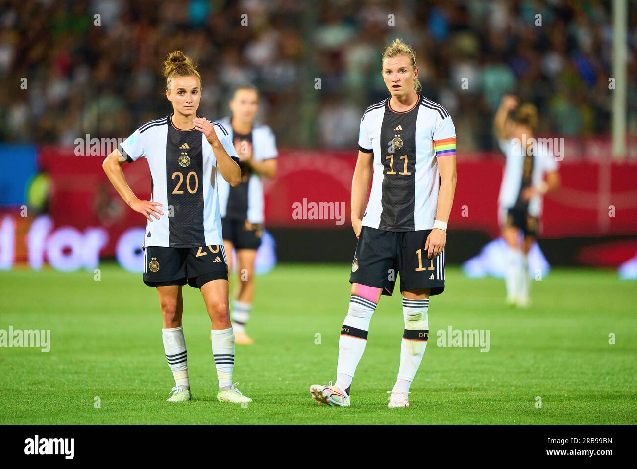Alexandra Popp, DFB Frauen 11 Lina MAGULL, DFB Frauen 20 sad in the ...