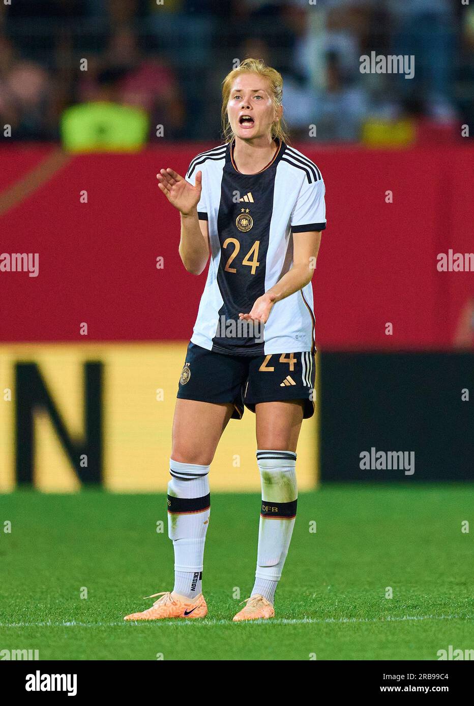 Sjoeke Nüsken, DFB Frauen 24 in the friendly DFB women match GERMANY ...