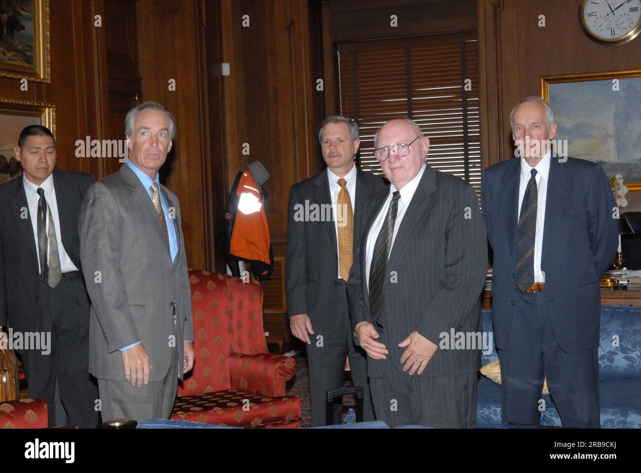 Secretary Dirk Kempthorne meeting at Main Interior with delegation led ...