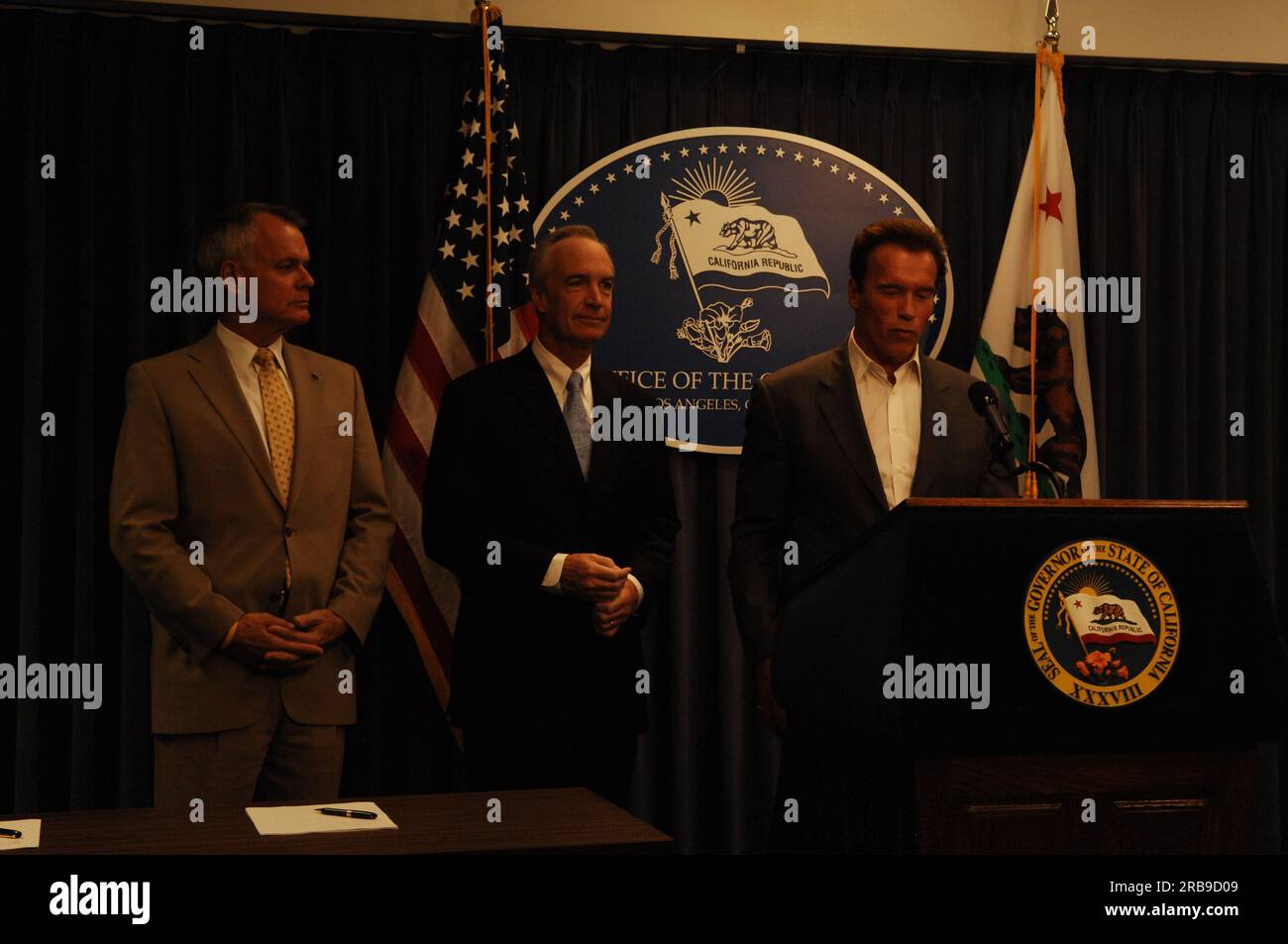 Secretary Dirk Kempthorne in Los Angeles, California, joining ...