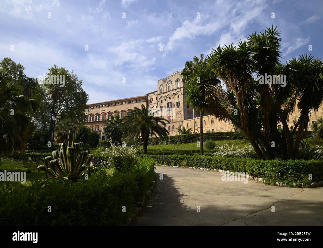 Landscape with scenic view of the Norman-Gothic-Arabesque-Neoclassical ...