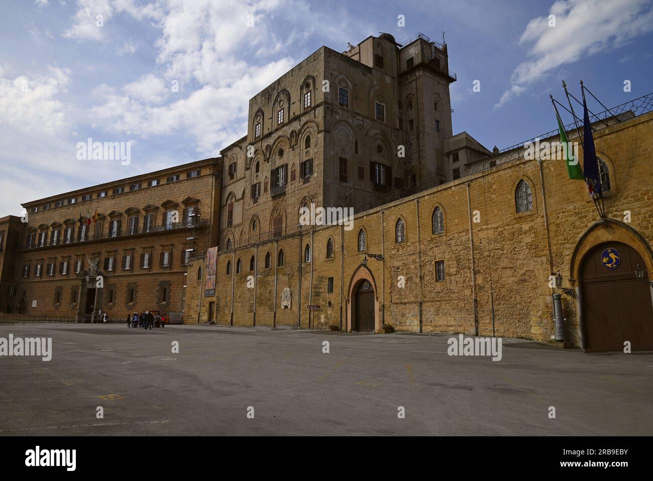 Landscape with scenic view of the Norman-Gothic-Arabesque-Neoclassical ...