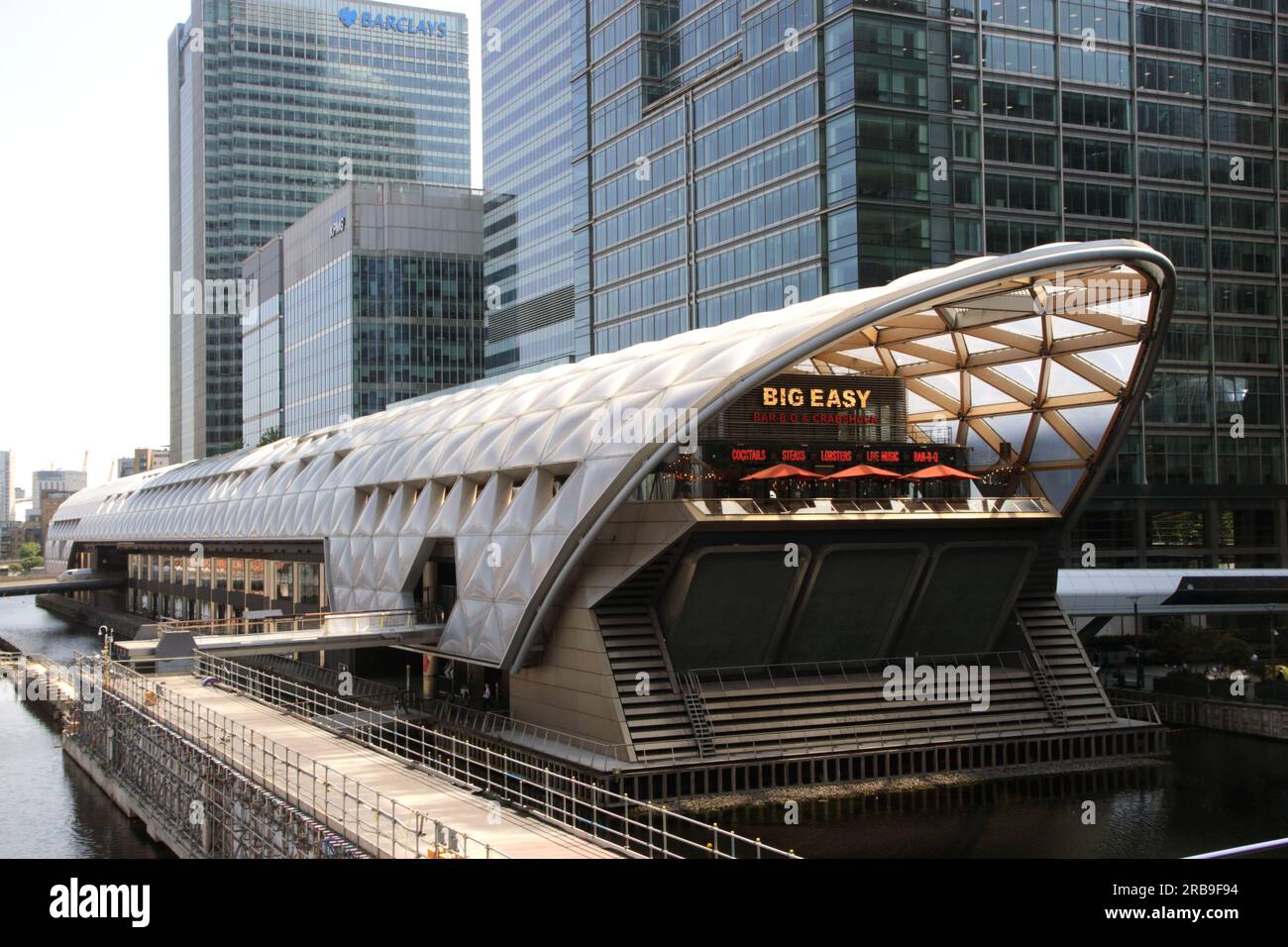 Crossrail Place at Canary Wharf London Stock Photo - Alamy