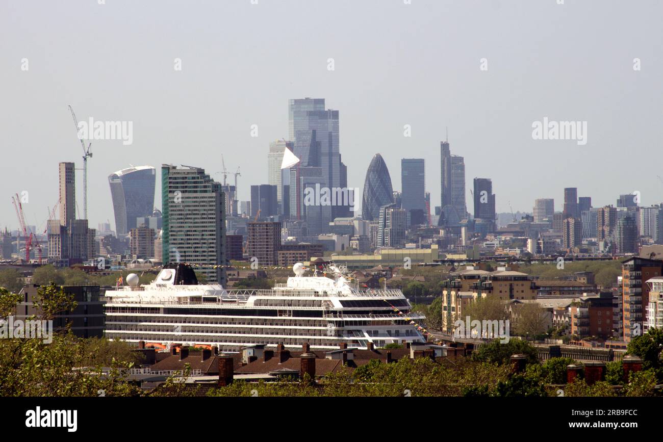 City of london skyline view hi-res stock photography and images - Alamy