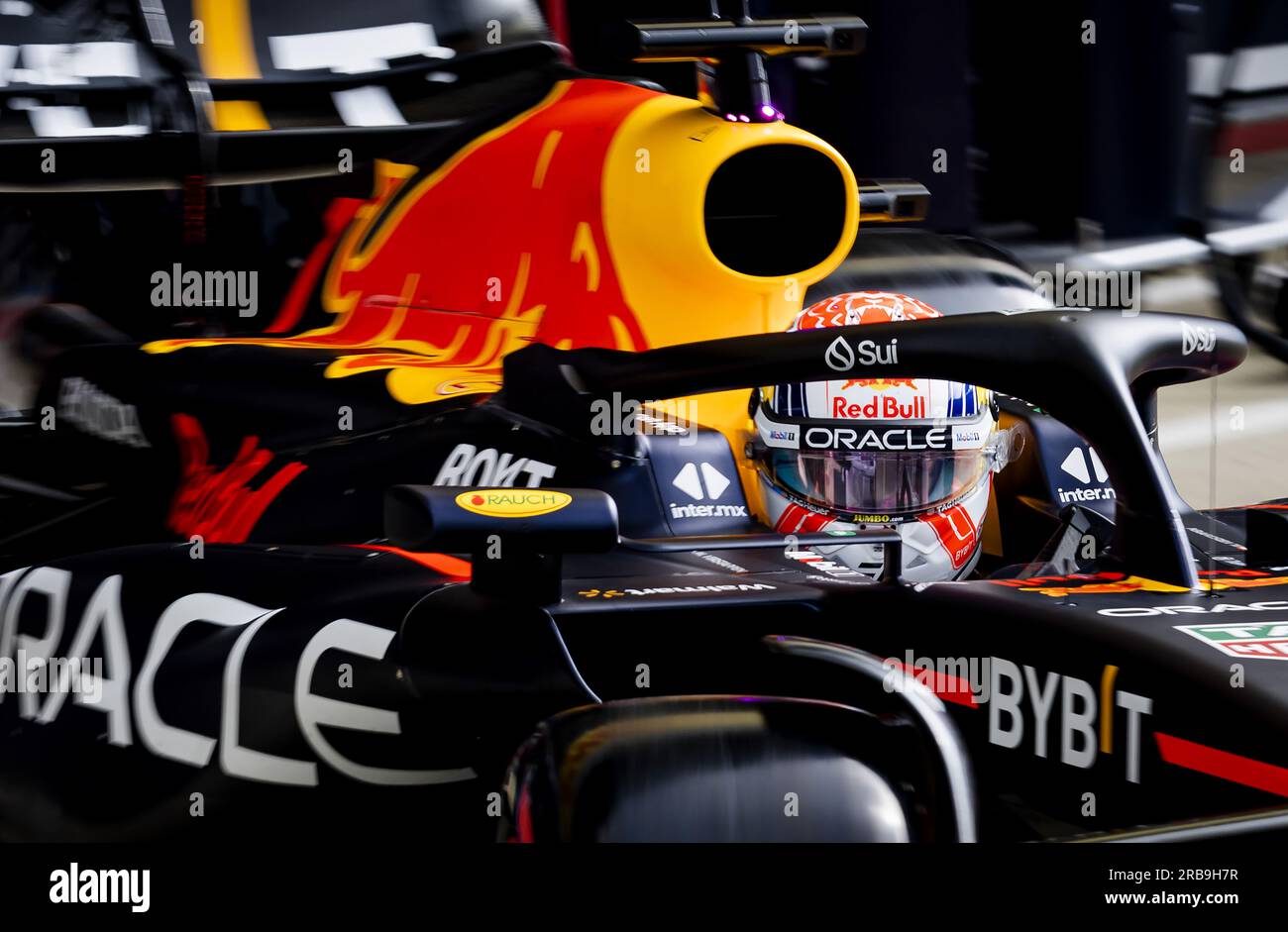 SILVERSTONE - Max Verstappen (Red Bull Racing) during qualifying ahead ...