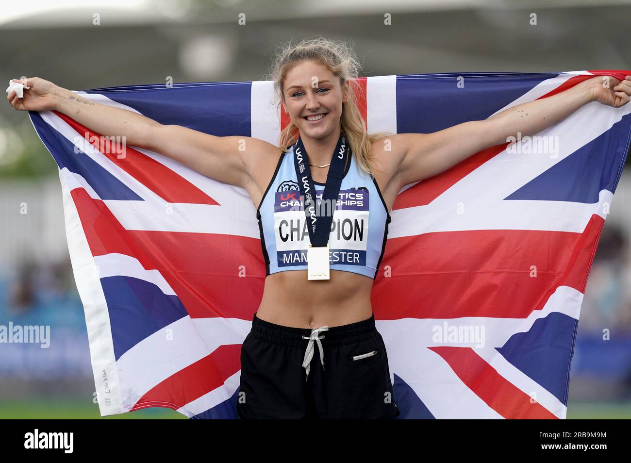 Molly Caudery celebrates winning the Women's Pole Vault during day one ...