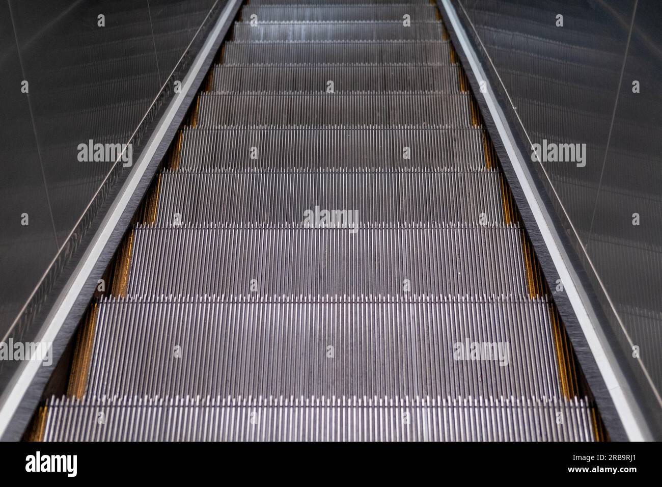 Escalator walk up down hi-res stock photography and images - Alamy